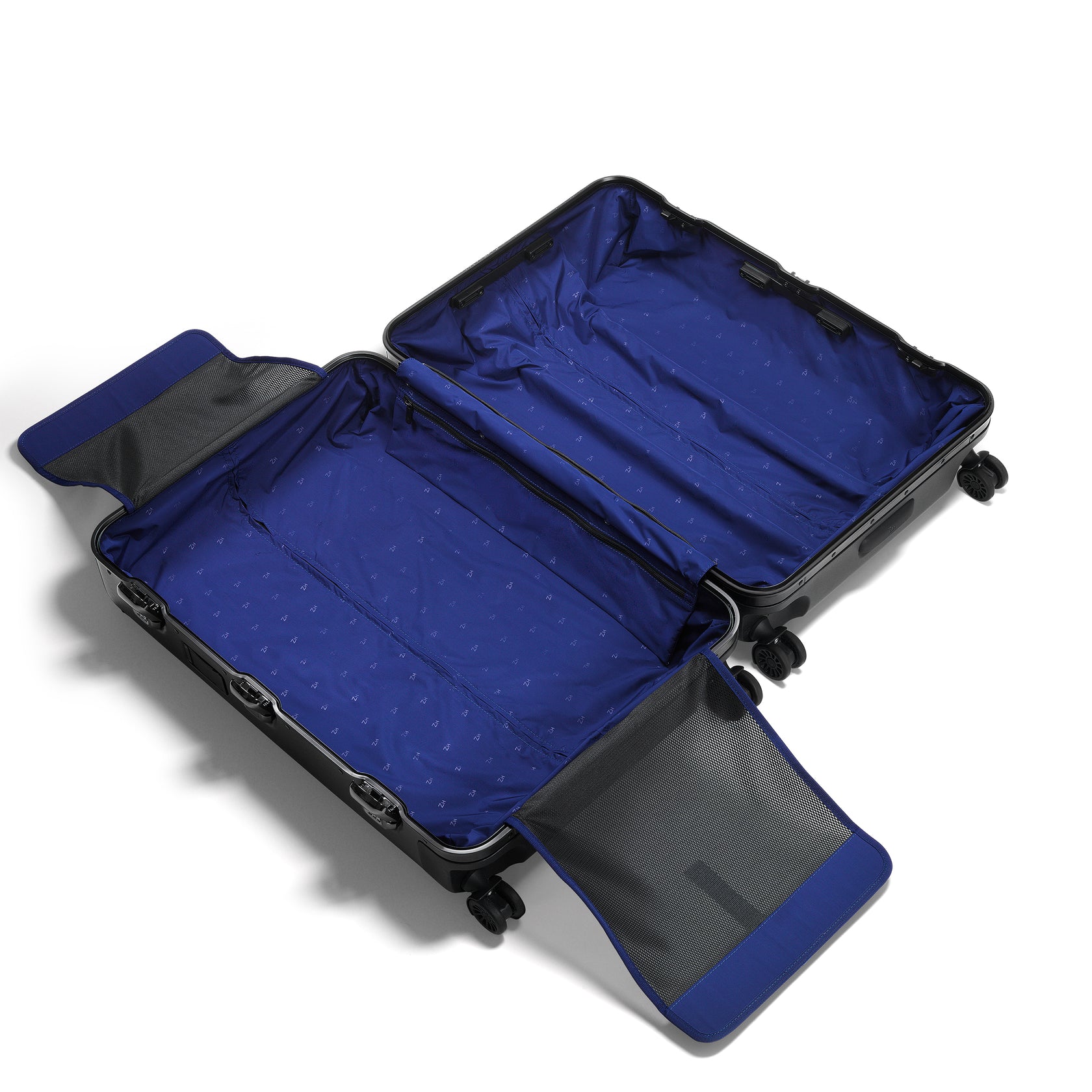Pursuit Aluminum | Large Travel Case | Zero Halliburton