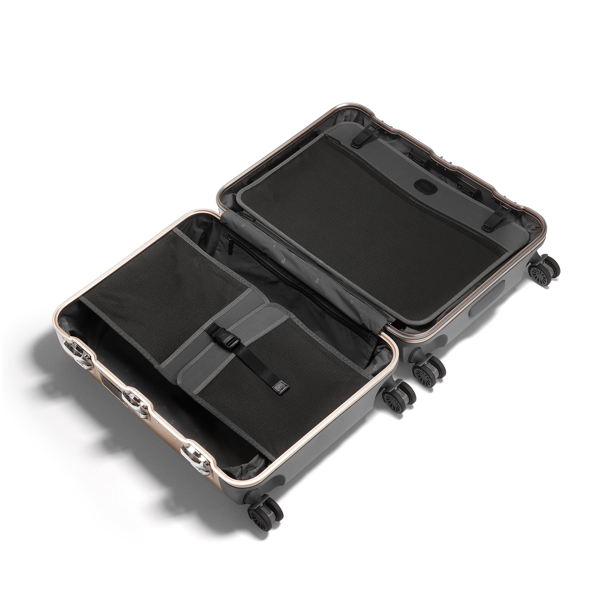 Pursuit Aluminum | Medium Travel Case | Zero Halliburton