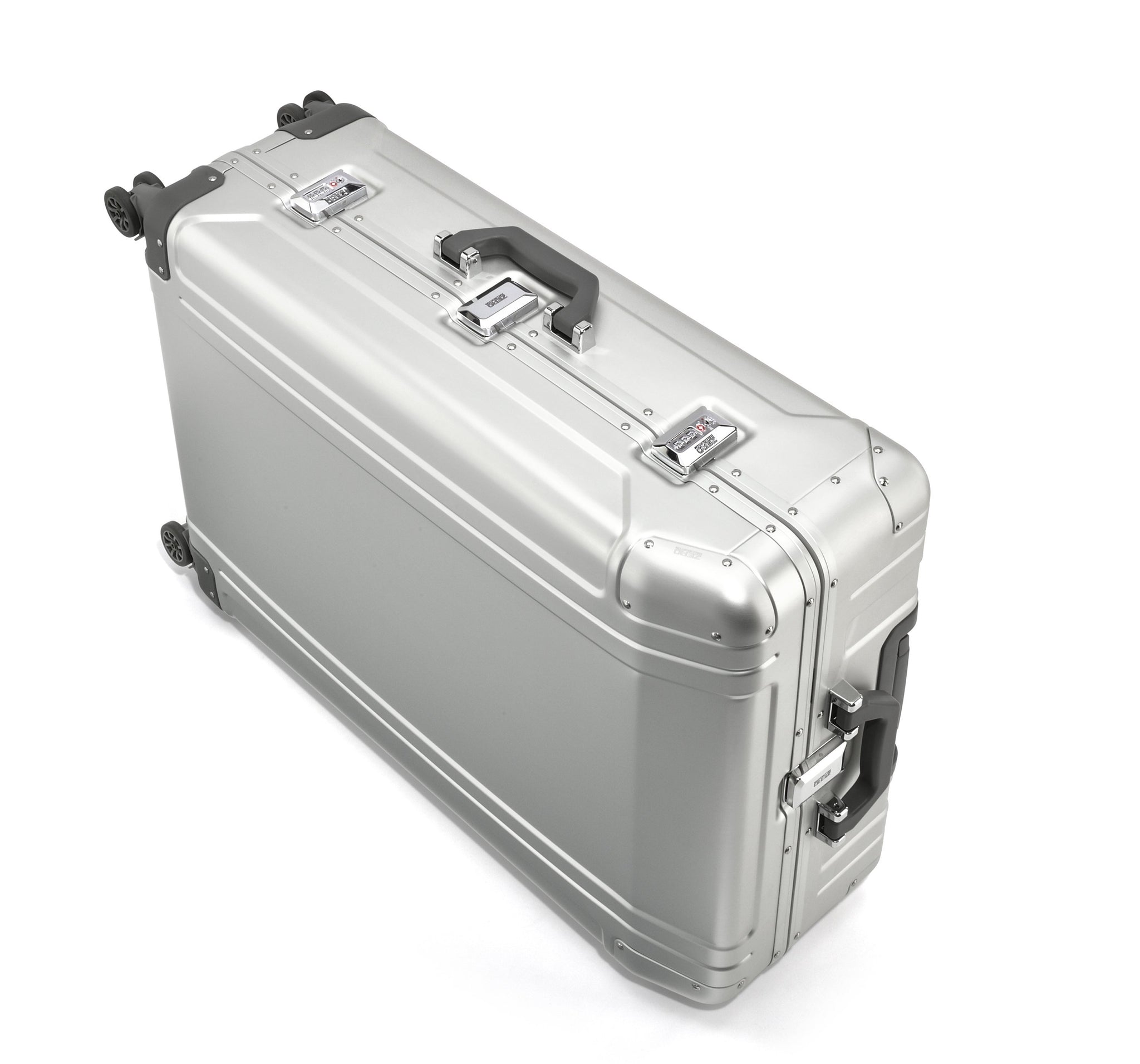 30" Hardside Spinner Suitcase | Aluminum Metal – Zero Halliburton